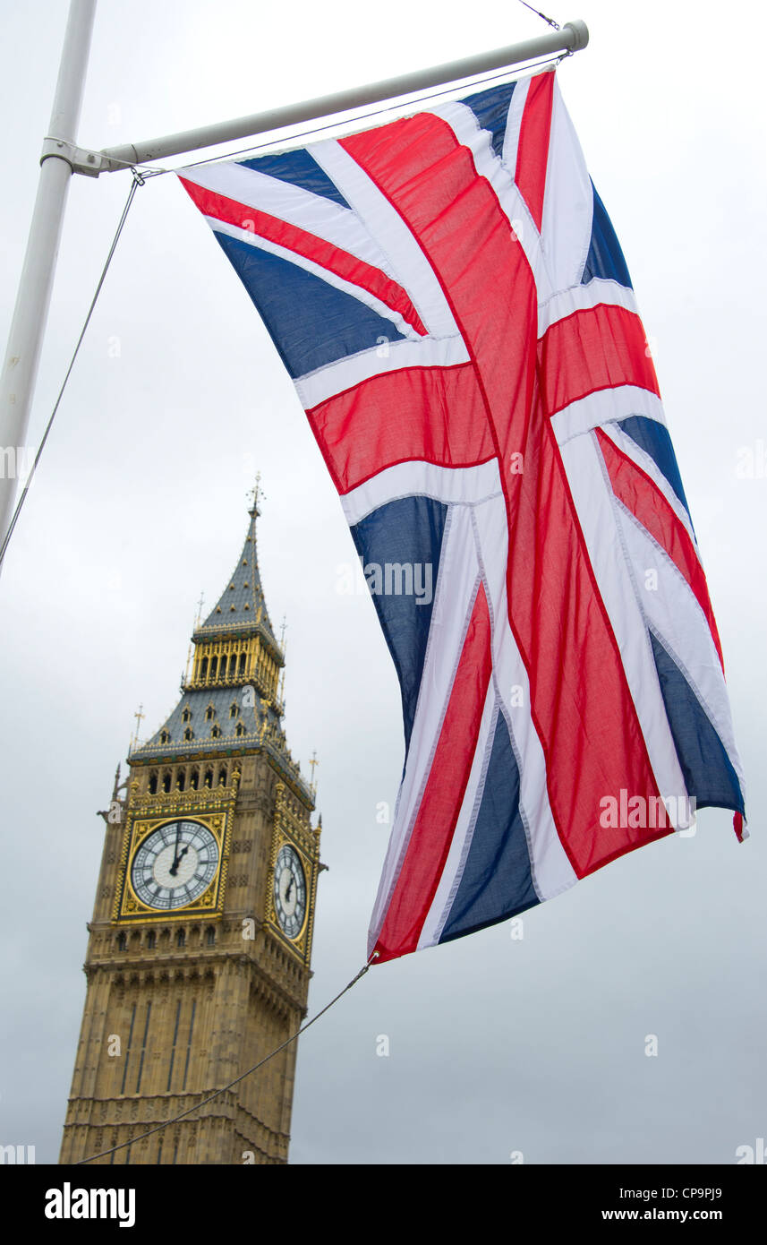 Big ben and union jack flag hi-res stock photography and images - Alamy