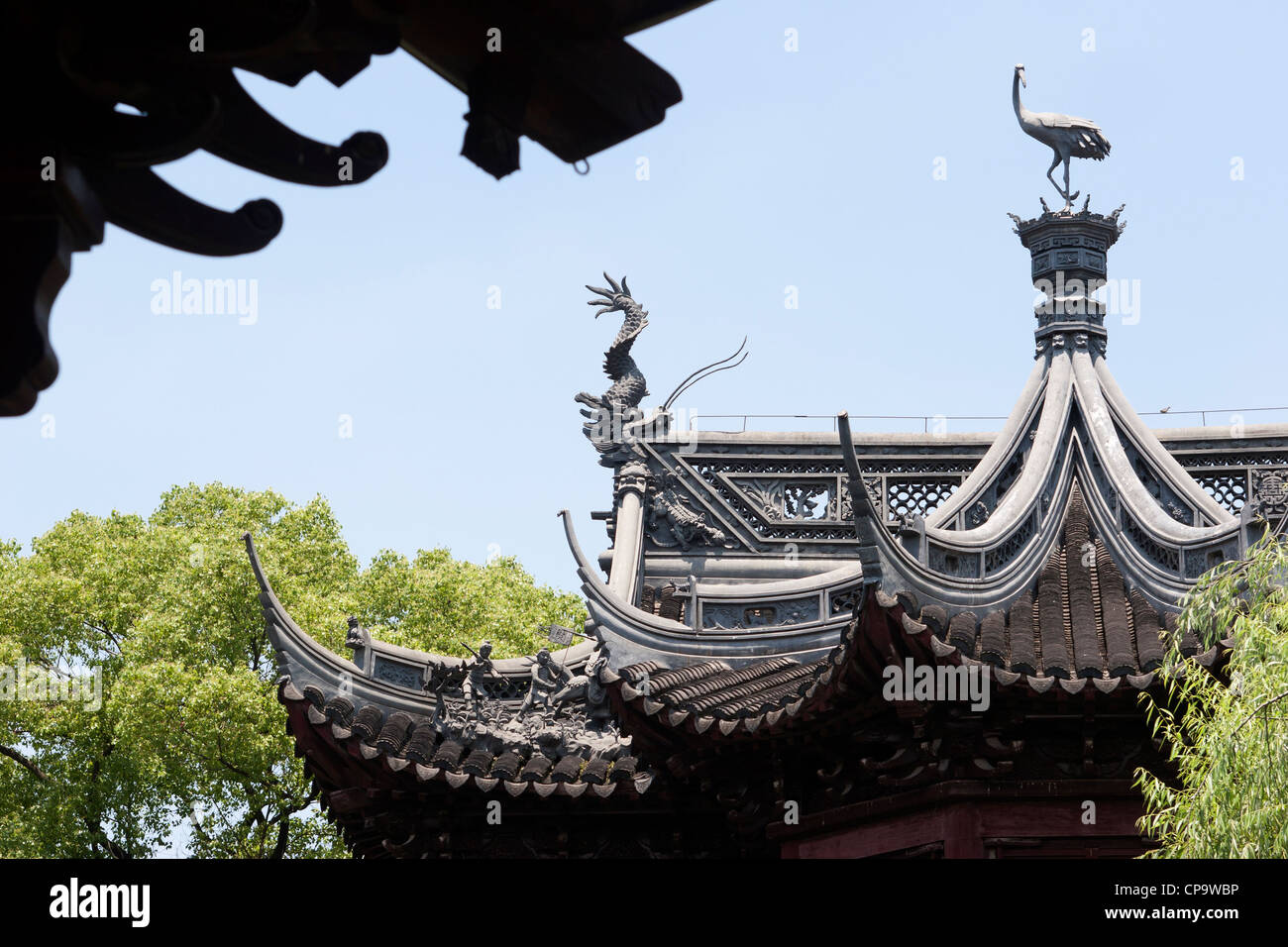 Dragon roof hi-res stock photography and images - Alamy