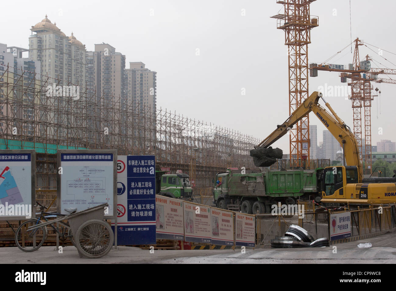 China shanghai building site hi-res stock photography and images - Alamy