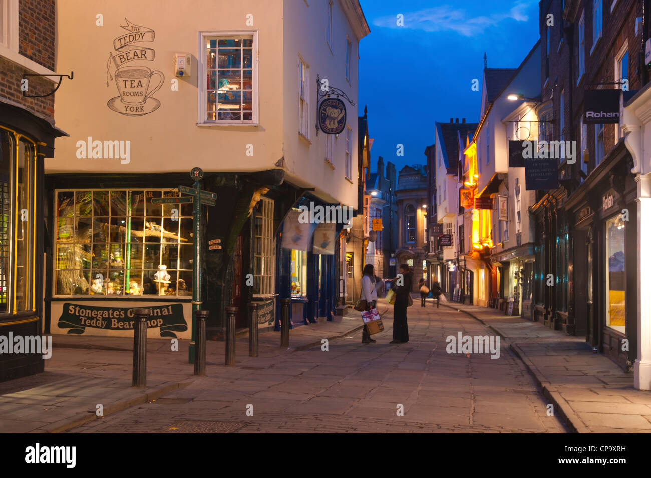York stonegate hi-res stock photography and images - Alamy