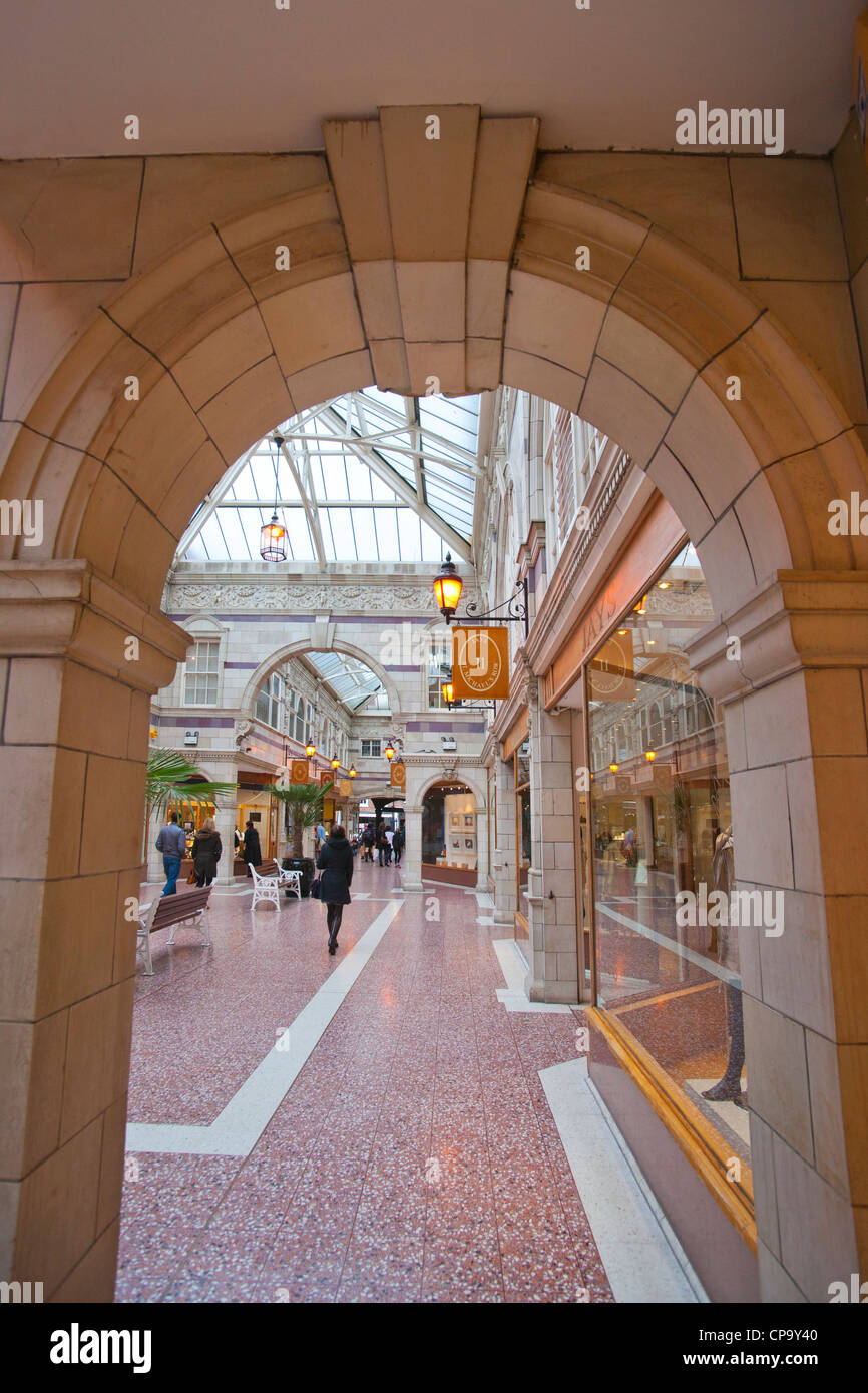 Chester city centre, Grosvenor Arcade, England Stock Photo - Alamy