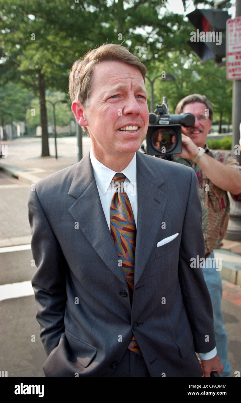 David Kendall, attorney for US President Bill Clinton, leaves the ...