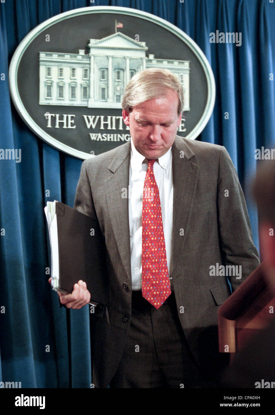 White House spokesman Michael McCurry during a briefing to the media in ...