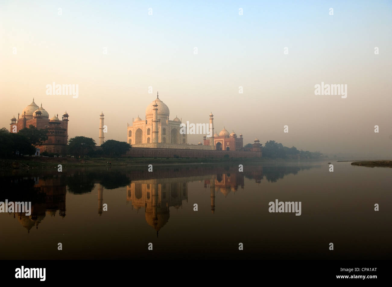 See the taj mahal hi-res stock photography and images - Alamy