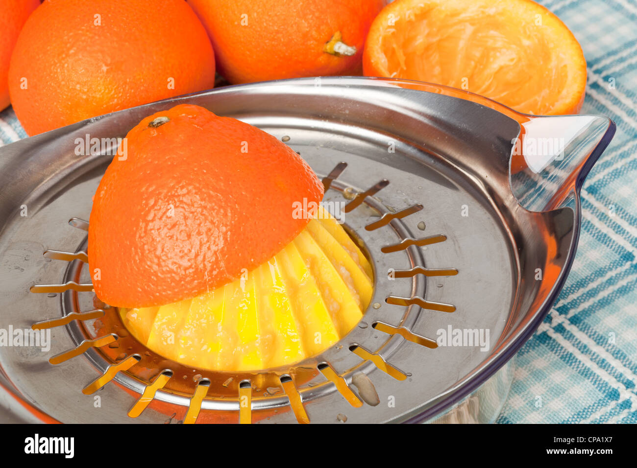 Extracting juice hi-res stock photography and images - Alamy