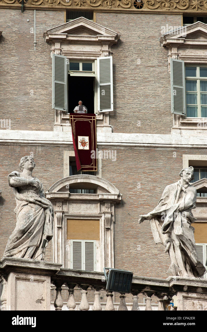 Benedictus xvi angelus hi-res stock photography and images - Alamy