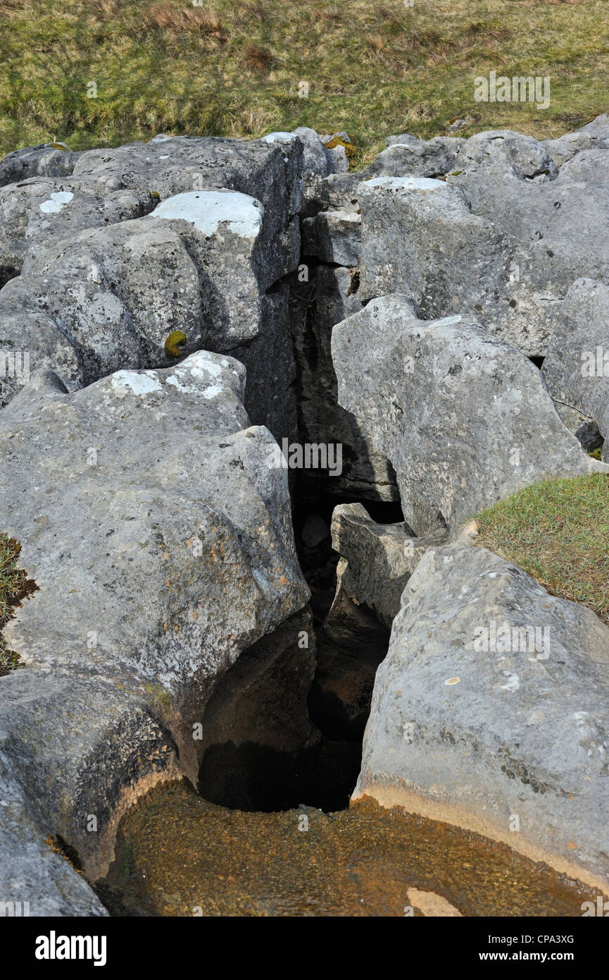 Middle Washfold Caves. Chapel-le-Dale, Ingleton, Yorkshire Dales ...