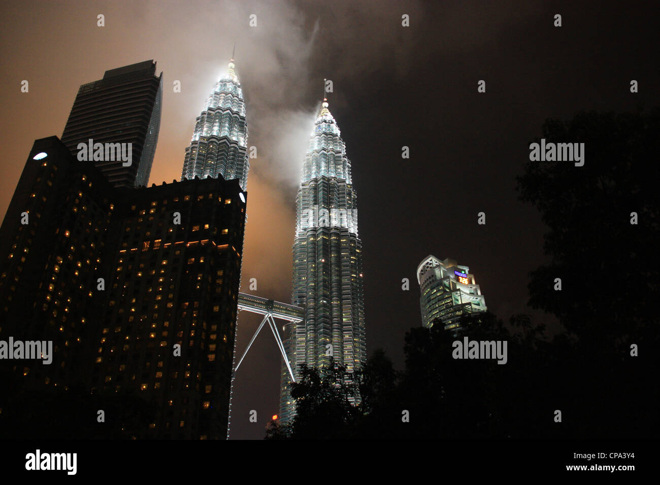 The Patronas Towers, Twin Towers, Kuala Lumpur, Malaysia at night Stock ...