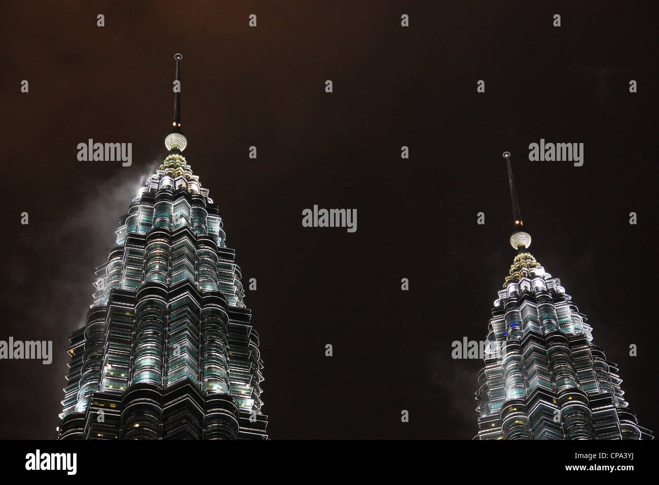 The Patronas Towers, Twin Towers, Kuala Lumpur, Malaysia at night Stock ...