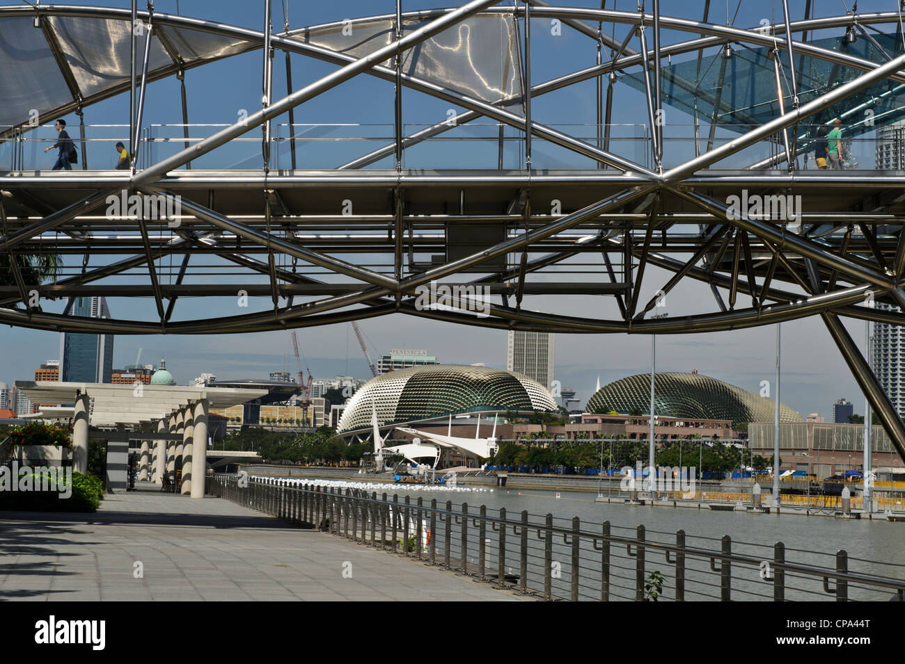Singapore pedestrian bridge hi-res stock photography and images - Alamy