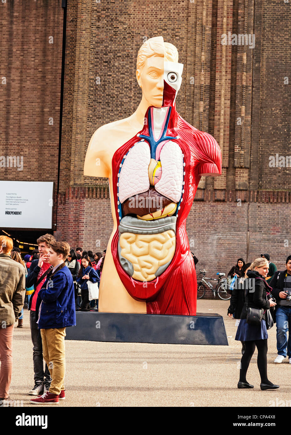 Damien hirst sculpture hymn hi-res stock photography and images - Alamy