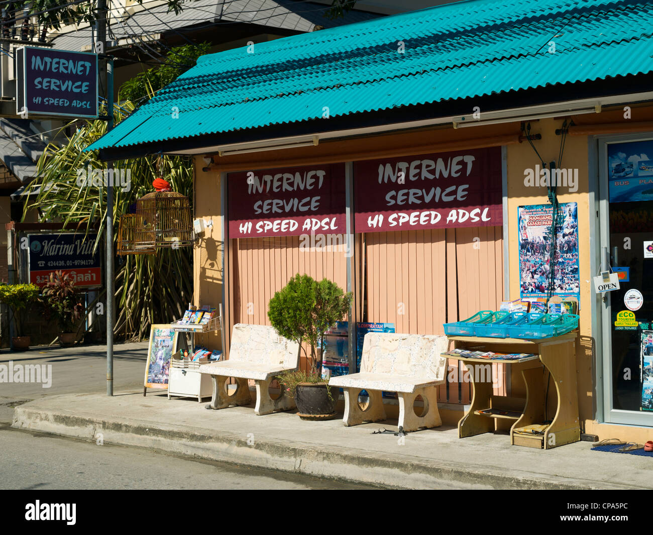 Cafe web hi-res stock photography and images - Alamy