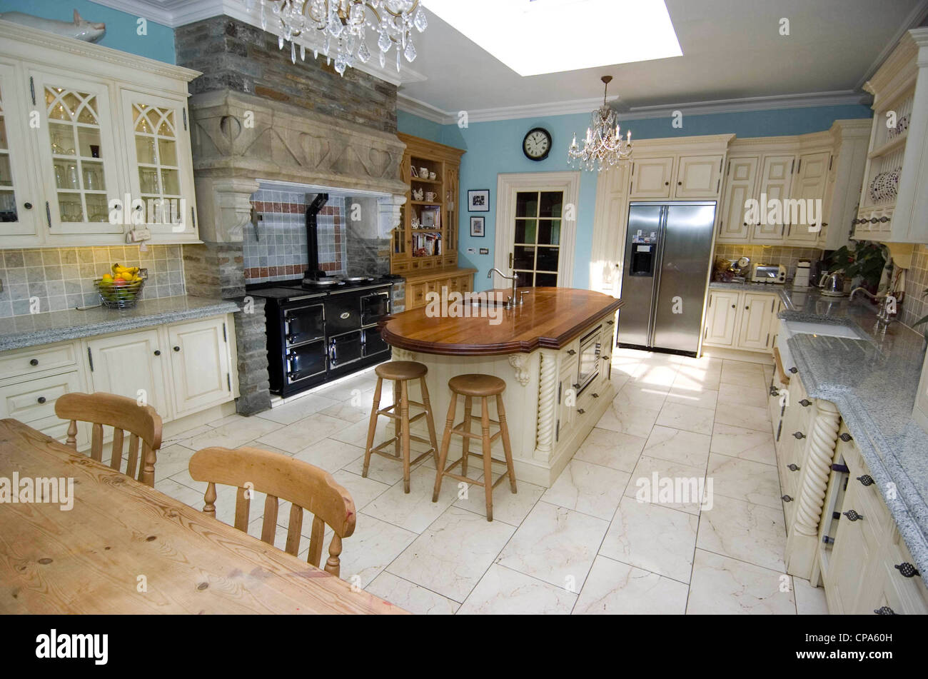 Plas cilybebyll french style mansion hi-res stock photography and ...