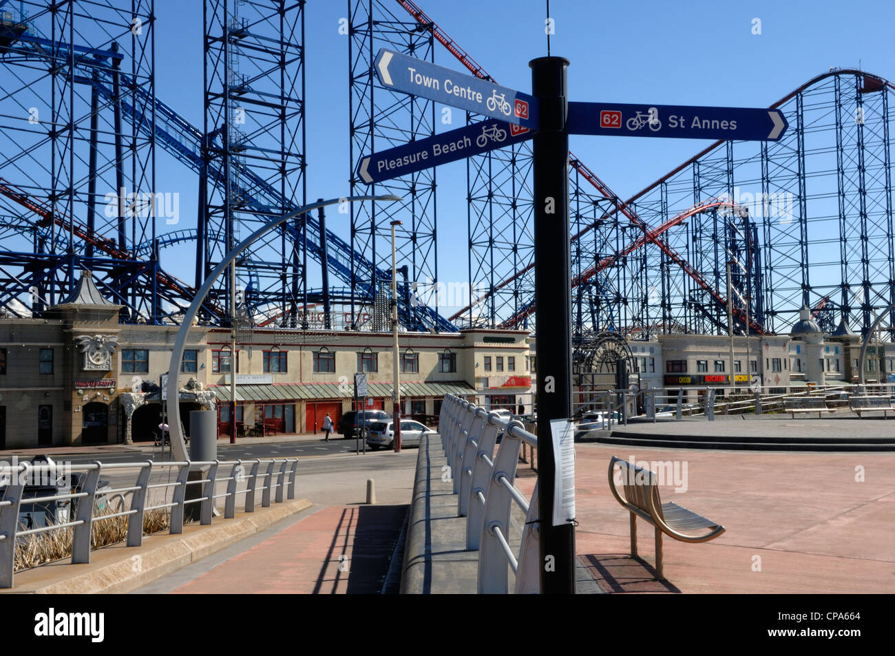Blackpool Pleasure Beach cycle way Stock Photo - Alamy