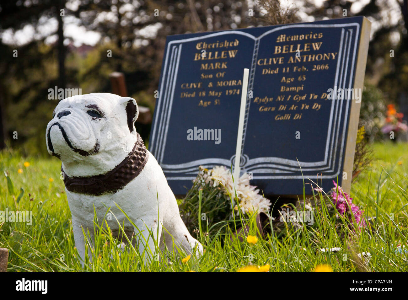 Bobby dog grave hi-res stock photography and images - Alamy