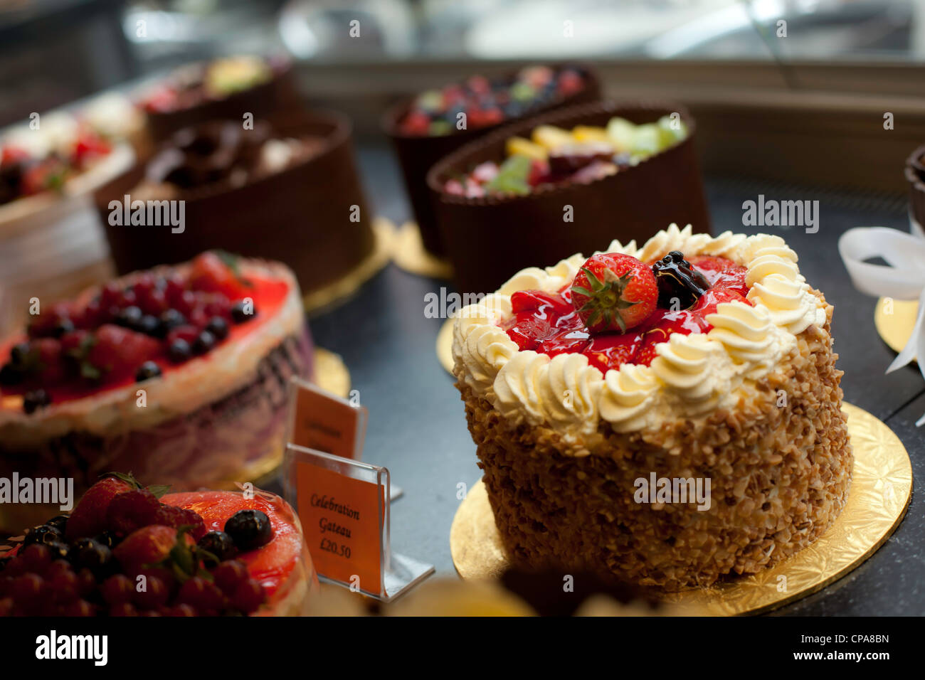 French gateaux hi-res stock photography and images - Alamy