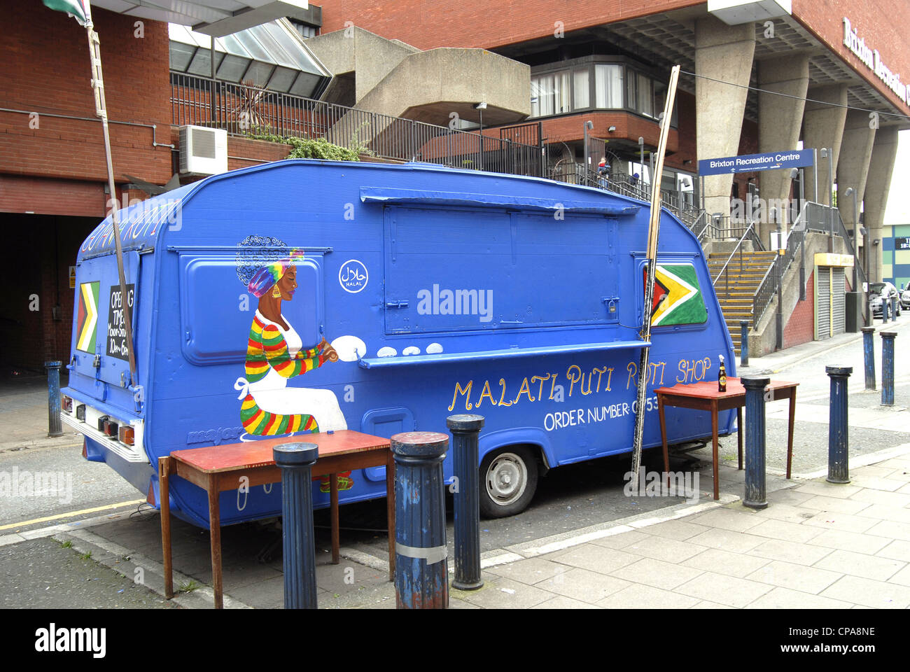Portable food cart hi-res stock photography and images - Alamy