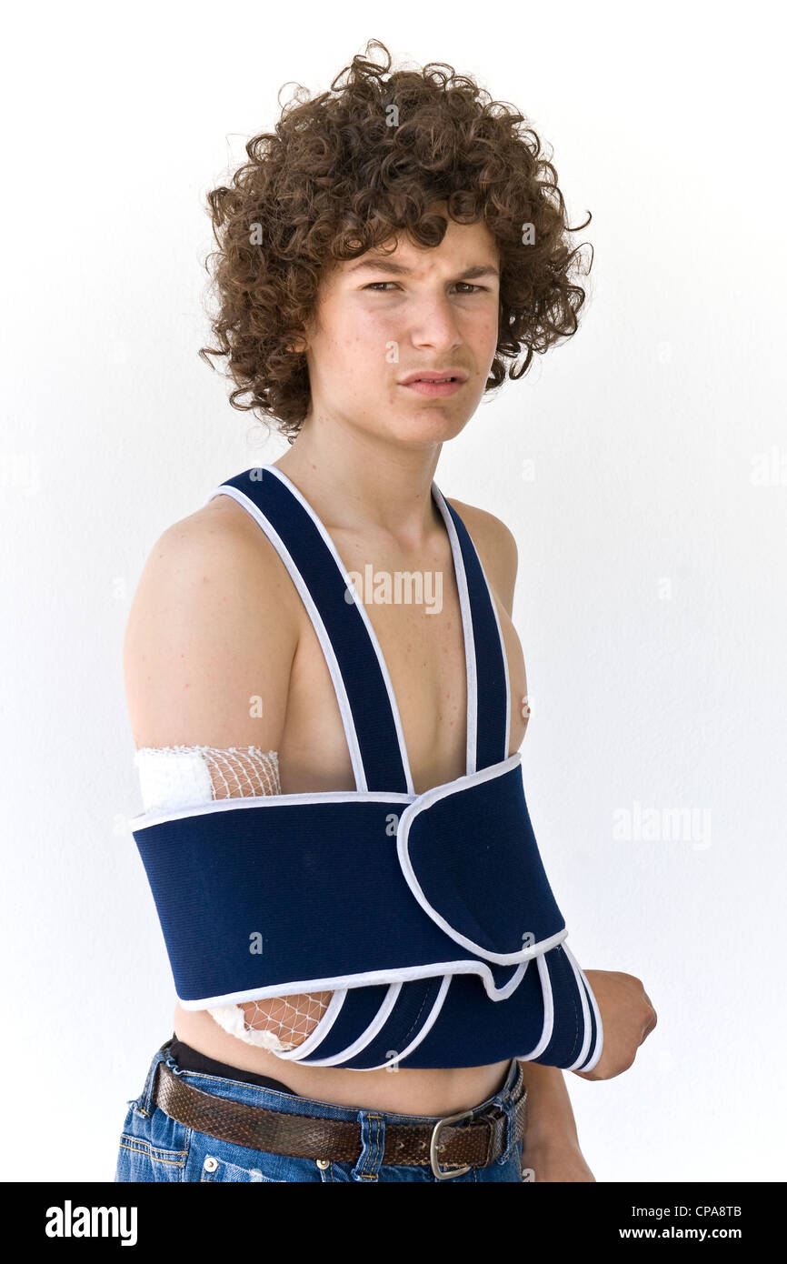 Boy with broken shoulder Stock Photo - Alamy