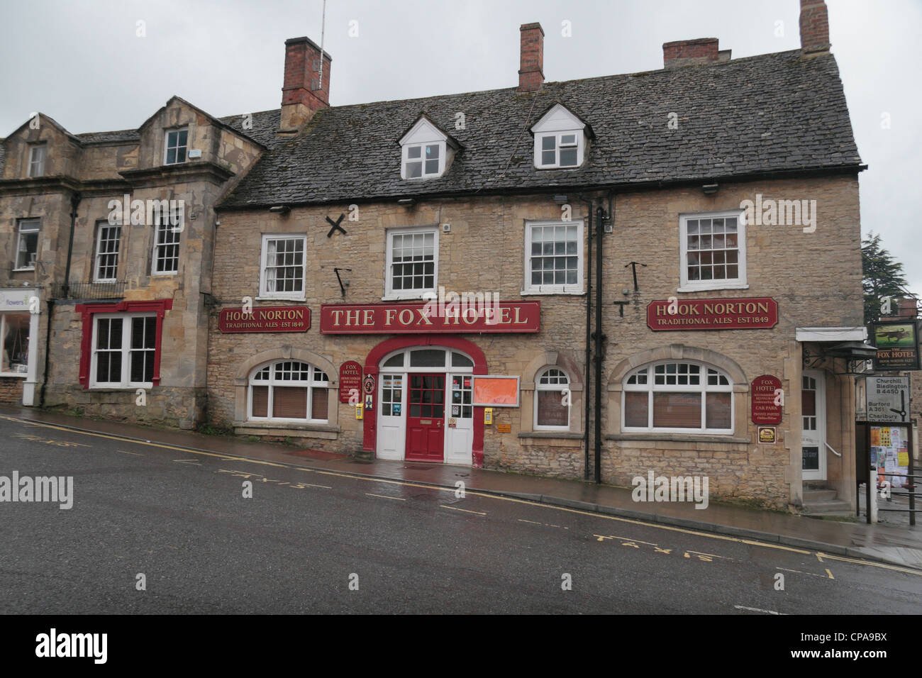 16th century inn hi-res stock photography and images - Alamy