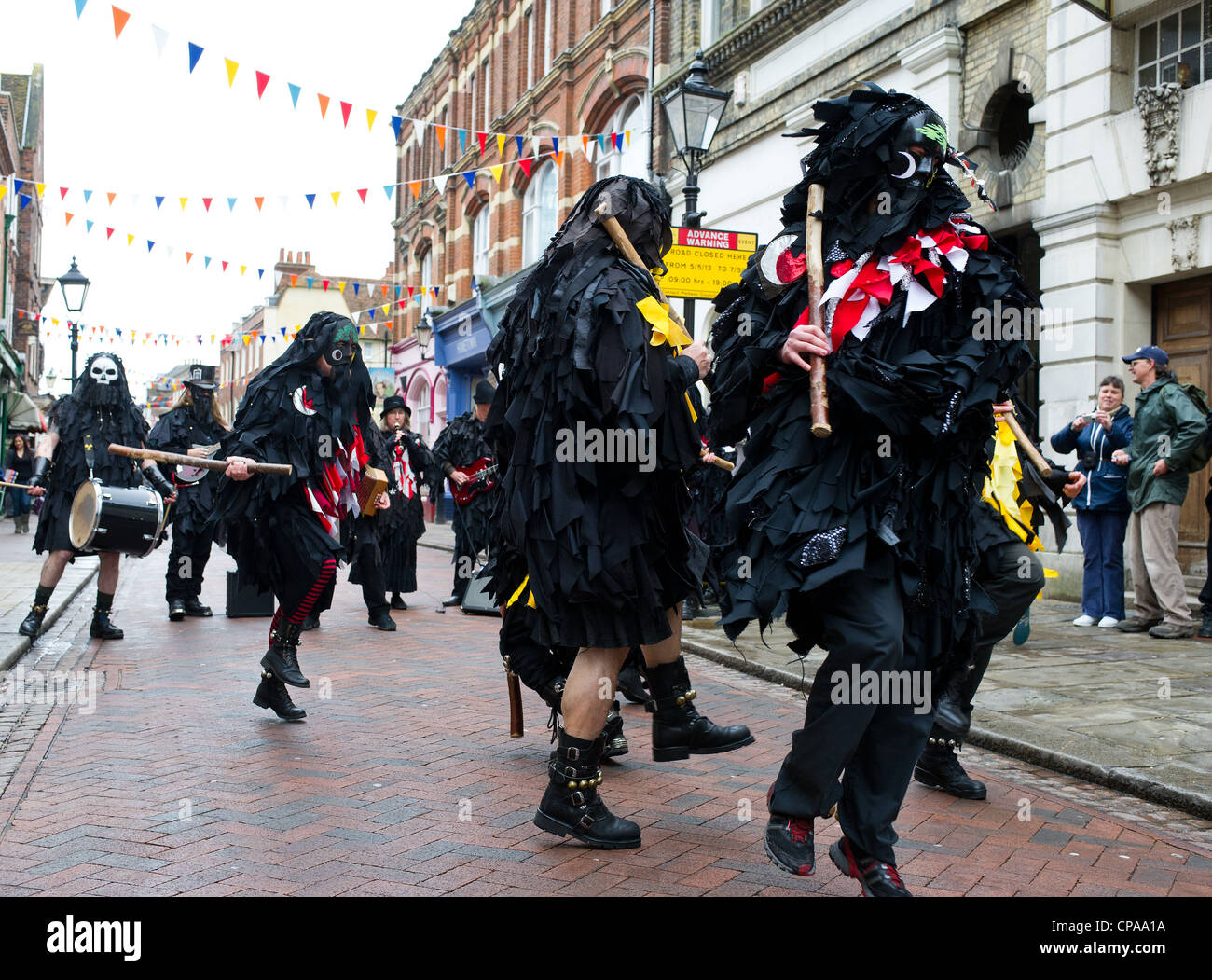 Mythago Border Morris dancing at the Sweeps Festival i Rochester Kent ...