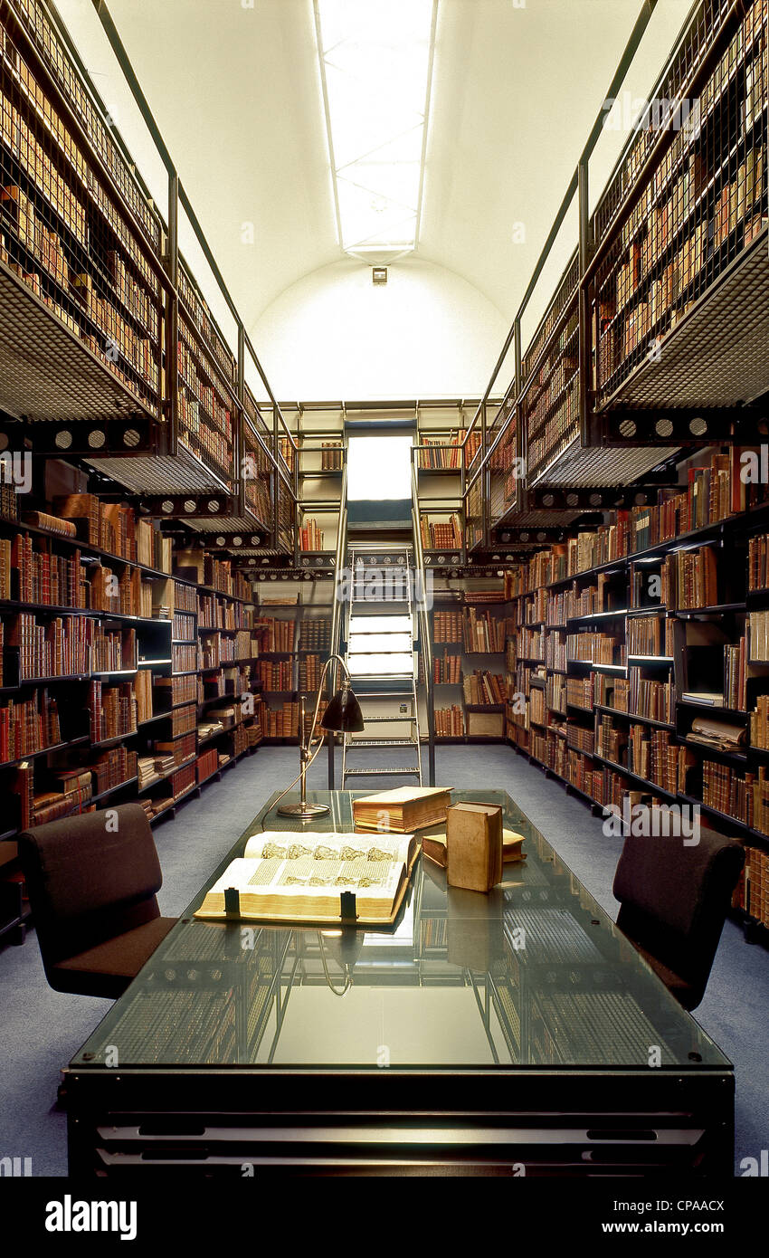 Rare book library at Newnham College library in Cambridge, UK Stock ...
