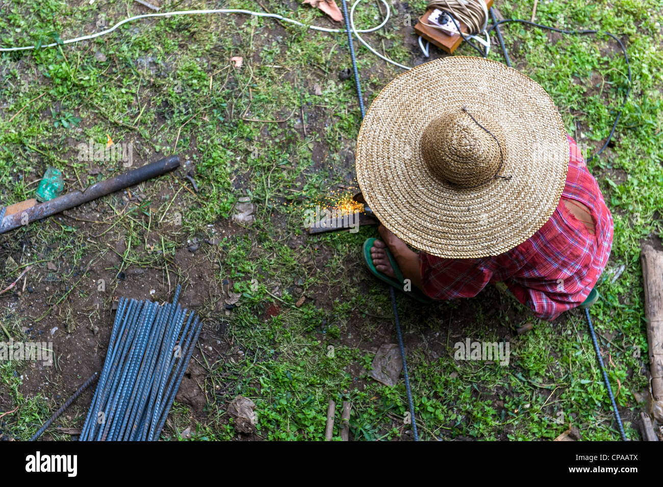 Rebar cutting hi-res stock photography and images - Alamy