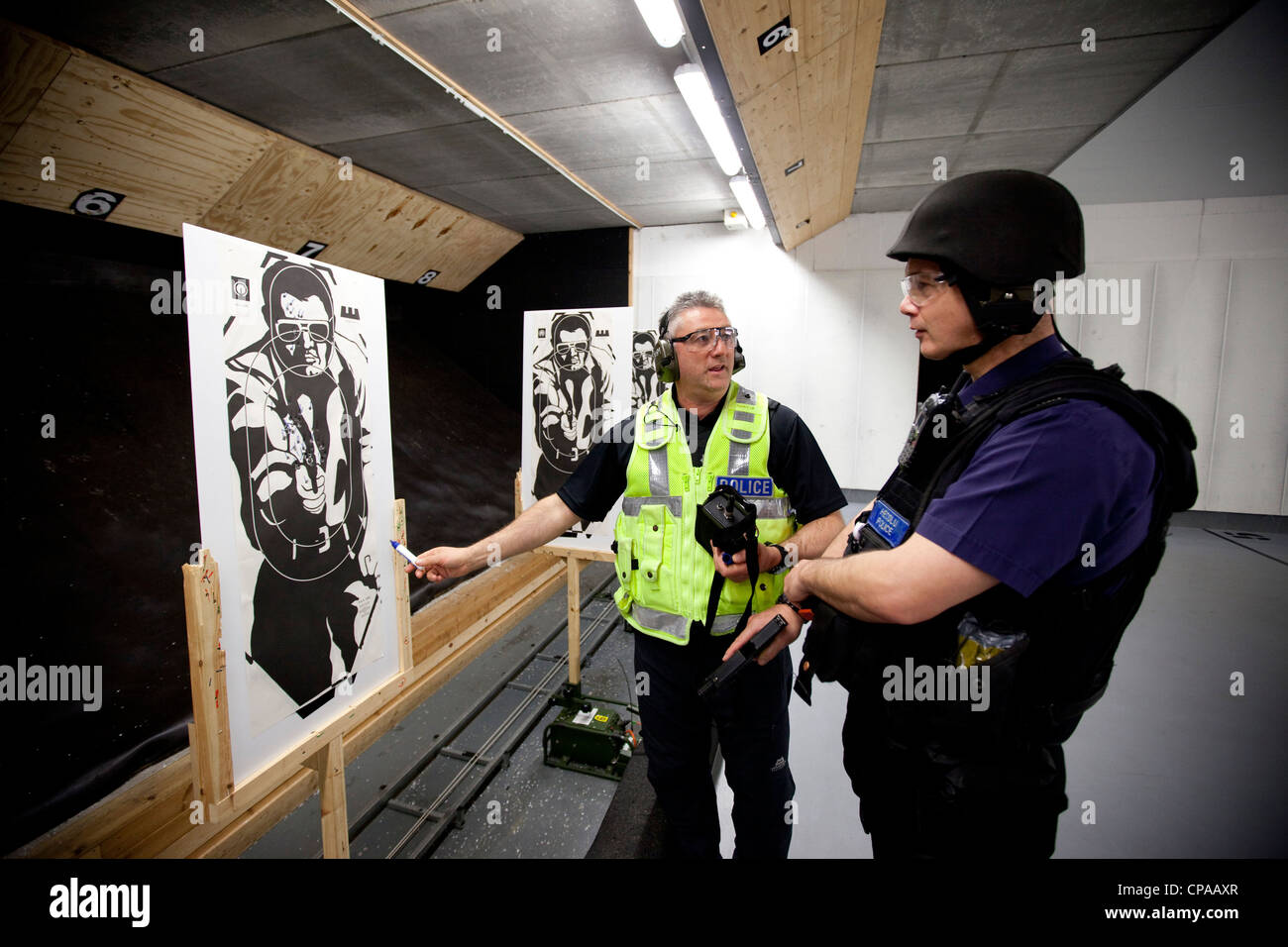 Firearm Instructor High Resolution Stock Photography and Images - Alamy
