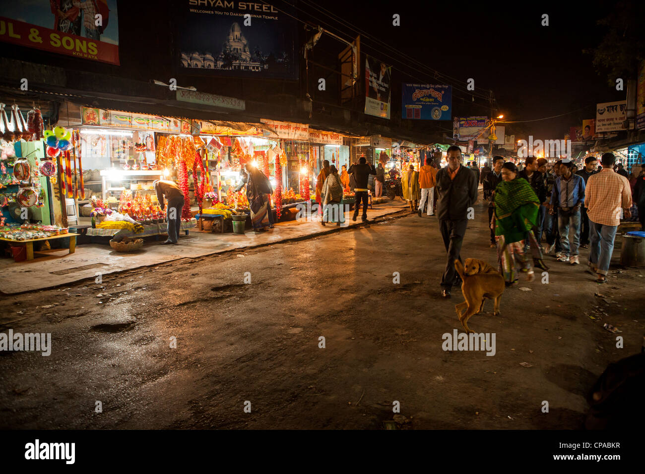Indian street at night hi-res stock photography and images - Alamy