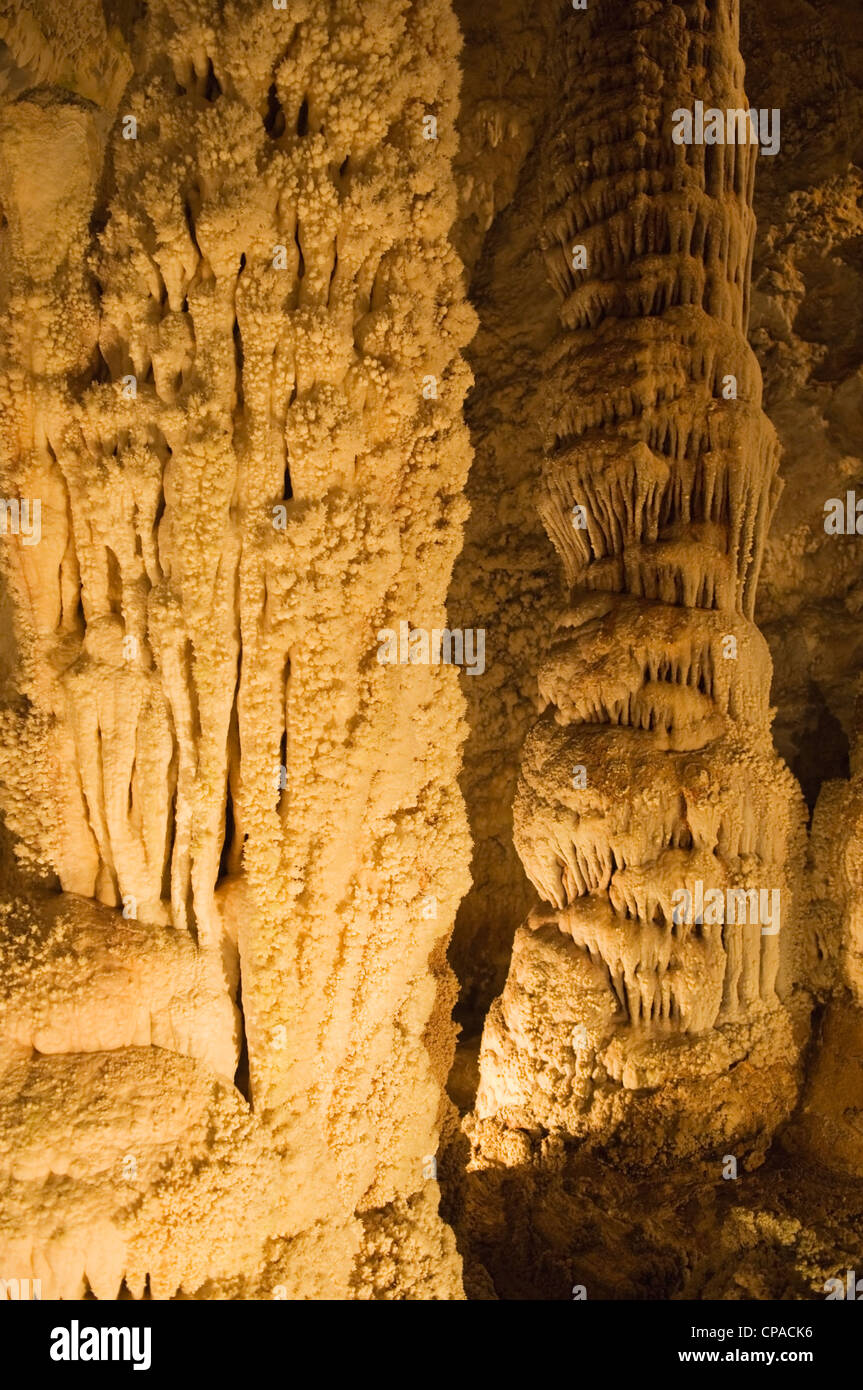 Cave system hi-res stock photography and images - Alamy