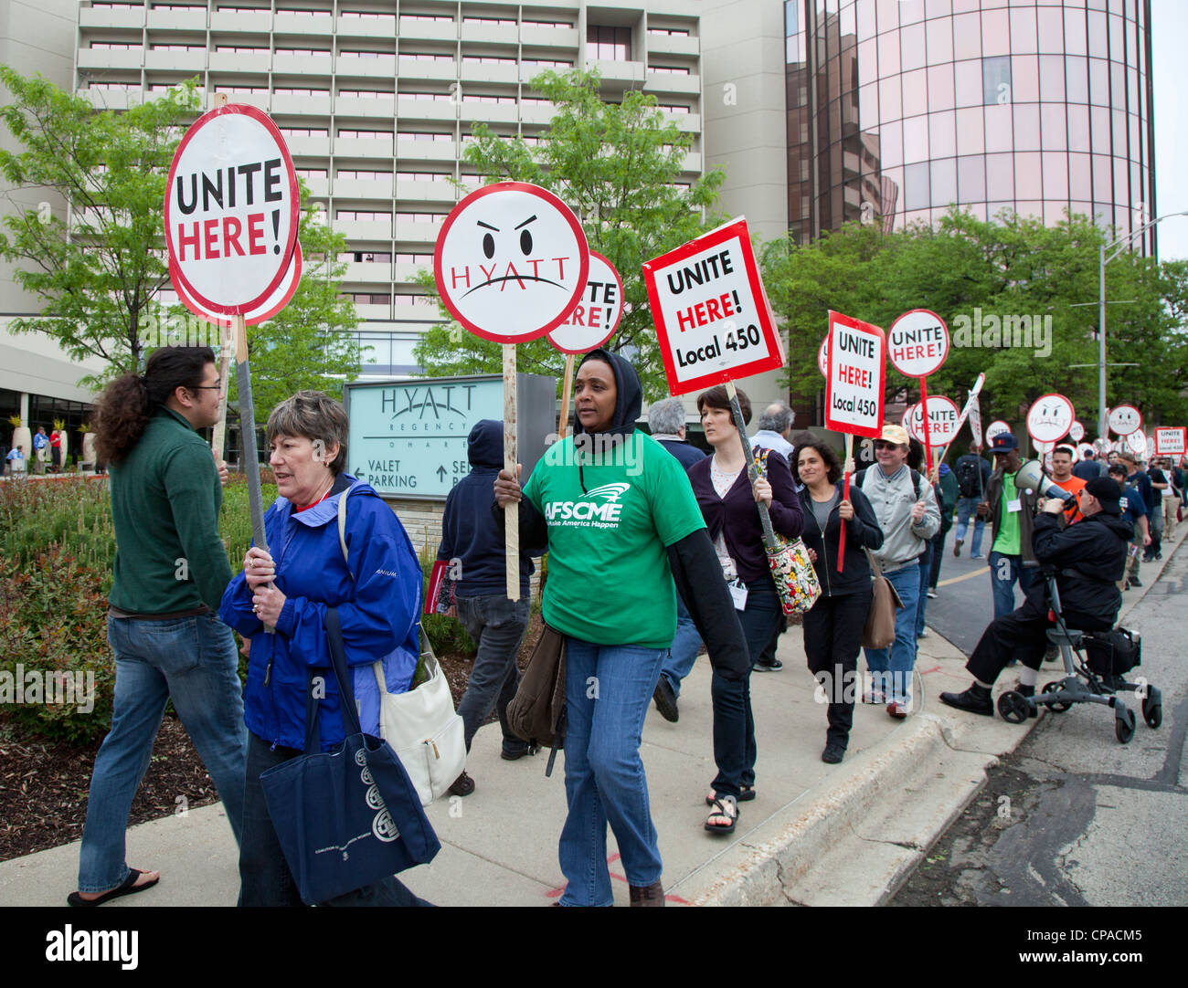 Picket line protest hi-res stock photography and images - Alamy