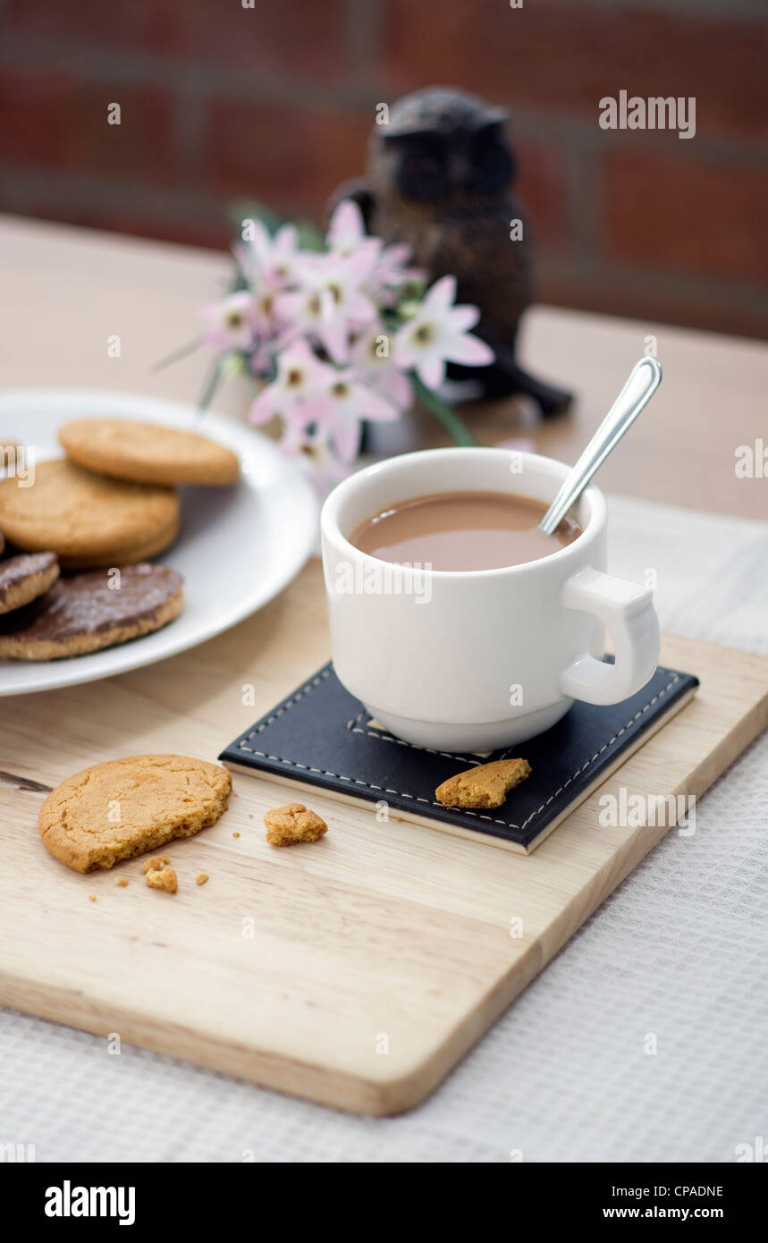 Ginger biscuits hi-res stock photography and images - Alamy