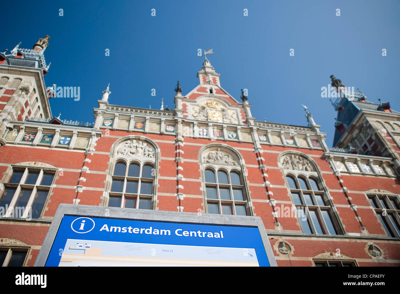 Front Facade of Amsterdam Central Station Stock Photo - Alamy