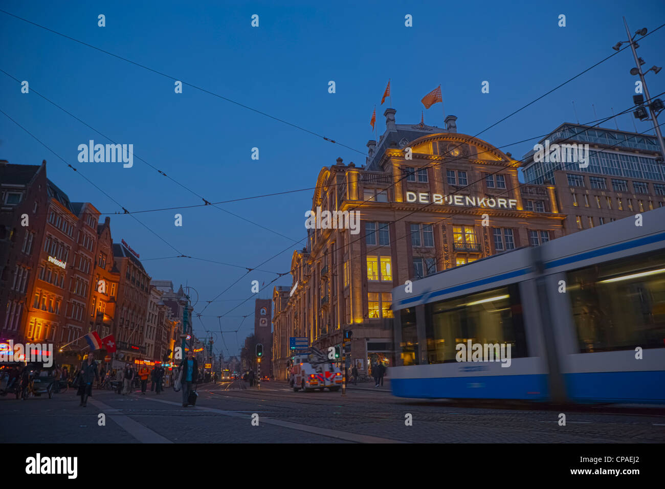 Towards dam square hi-res stock photography and images - Alamy