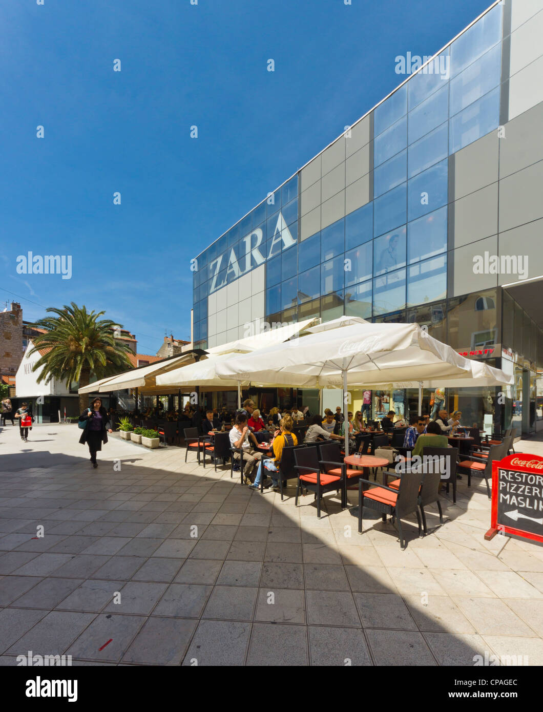 Off Marmontova shopping street Split Croatia - Zara store Stock Photo ...