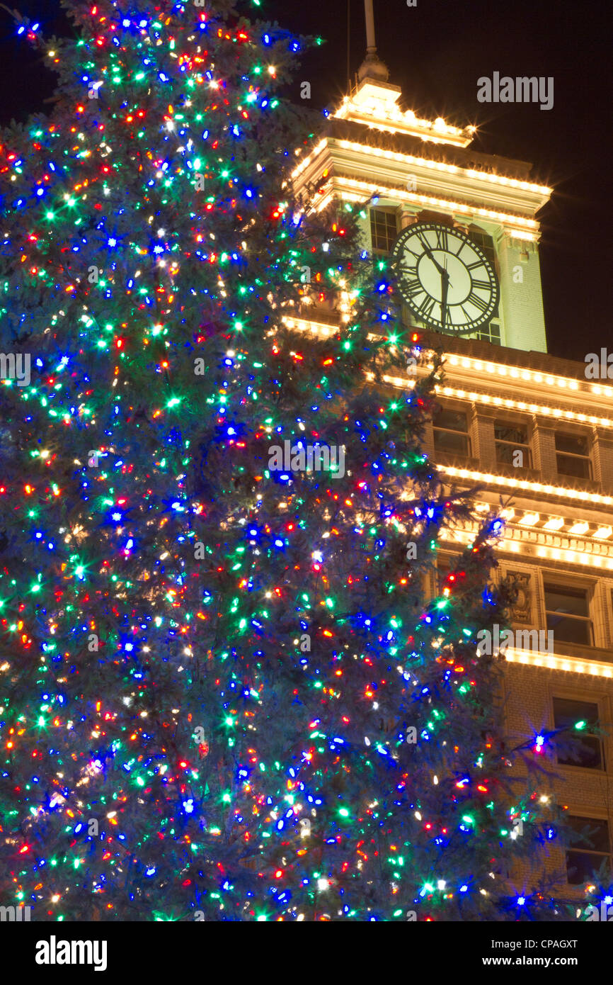 Usa oregon portland christmas tree hi-res stock photography and images ...