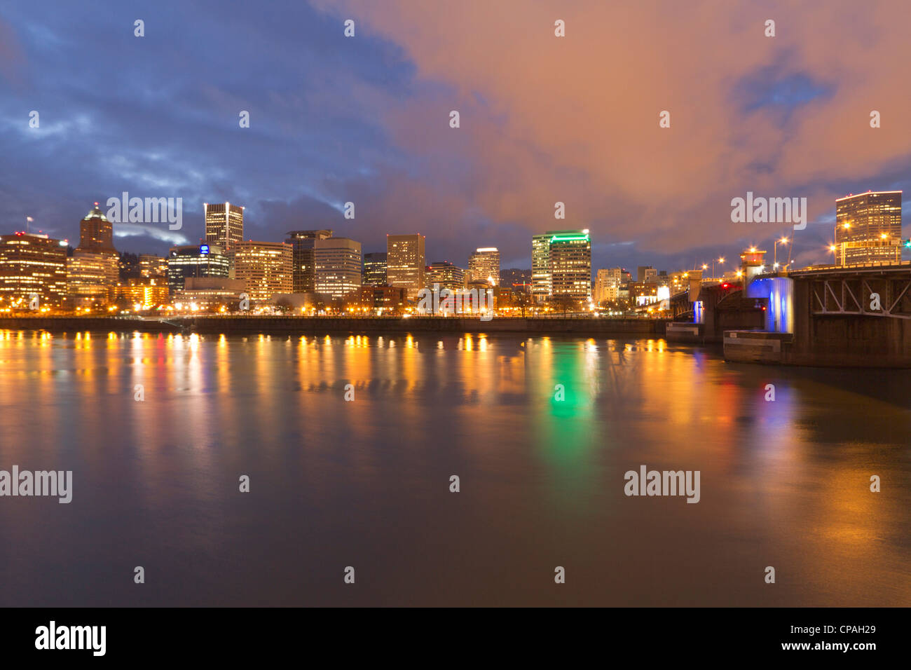 The Morrison bridge over the Willamette river, Portland, Oregon Stock ...
