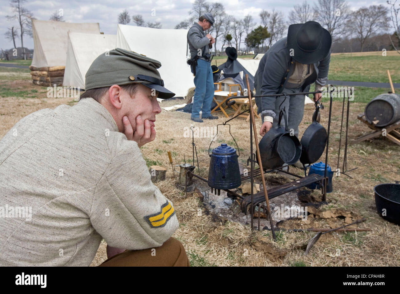 USA, Tennessee, Parkers Crossroad State Park. Reenactors of the 7th ...
