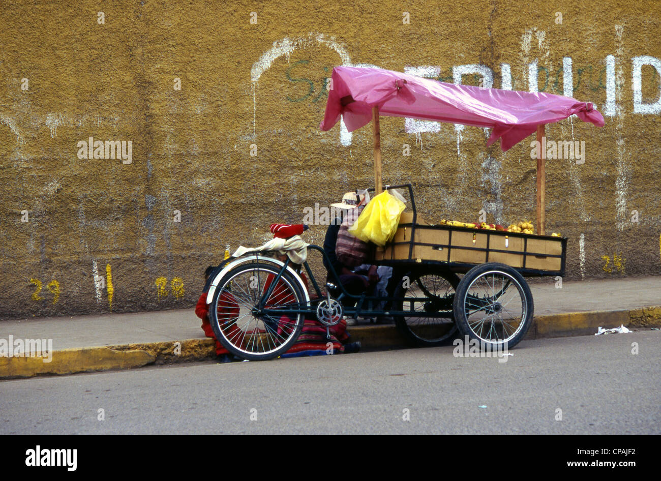Peru, Puno, street vendor Stock Photo - Alamy