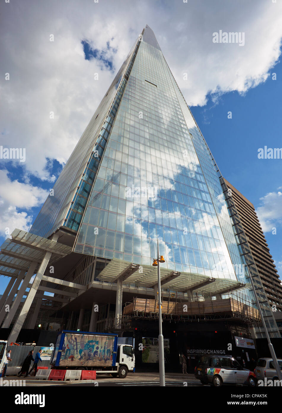 Facade of the shard hi-res stock photography and images - Alamy