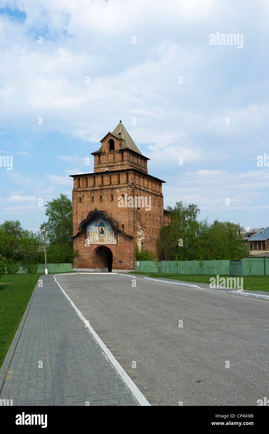 Pyatnitskie Gates of the Kolomna Kremlin Stock Photo - Alamy
