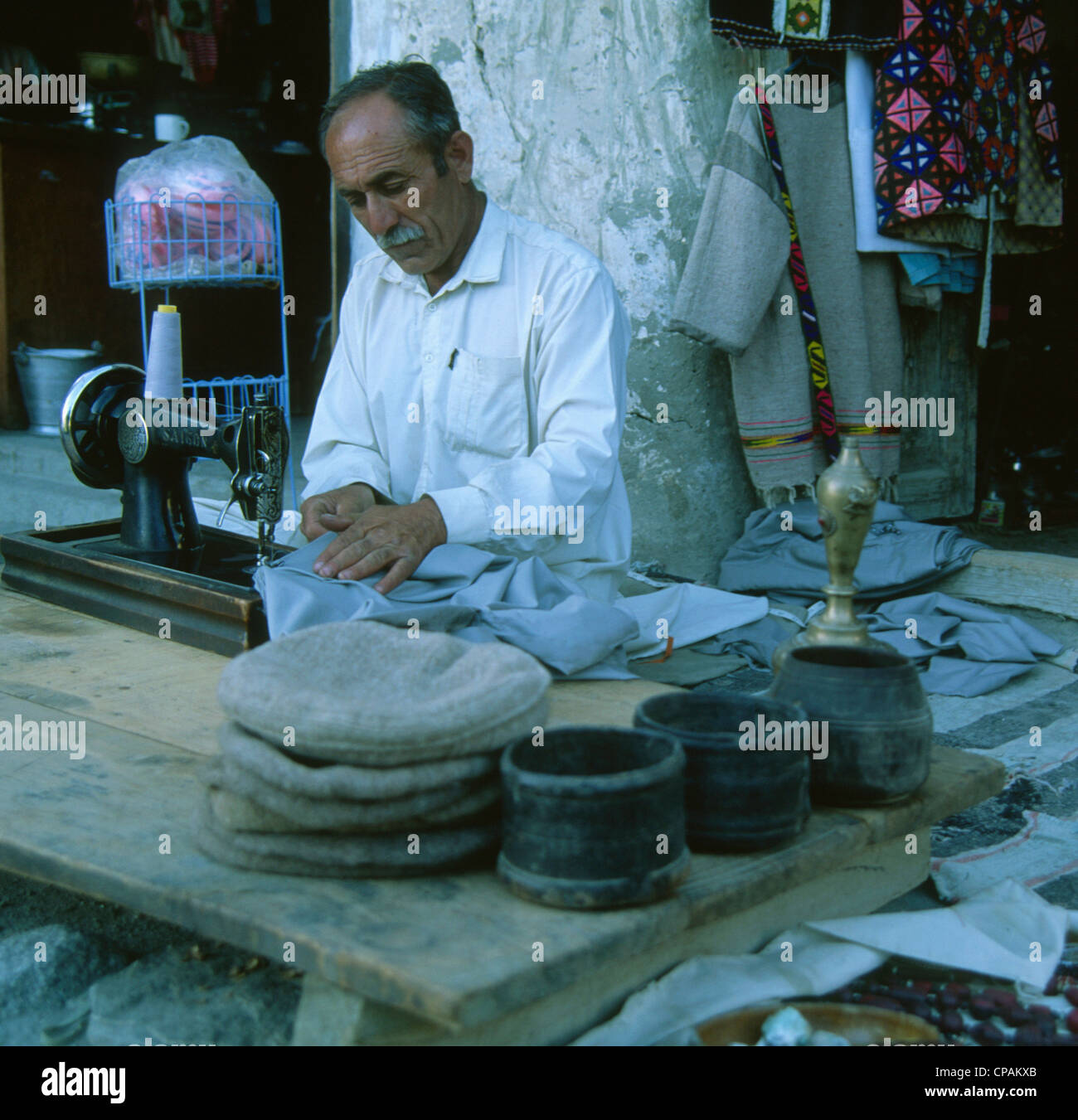 Handicrafts of pakistan hi-res stock photography and images - Alamy