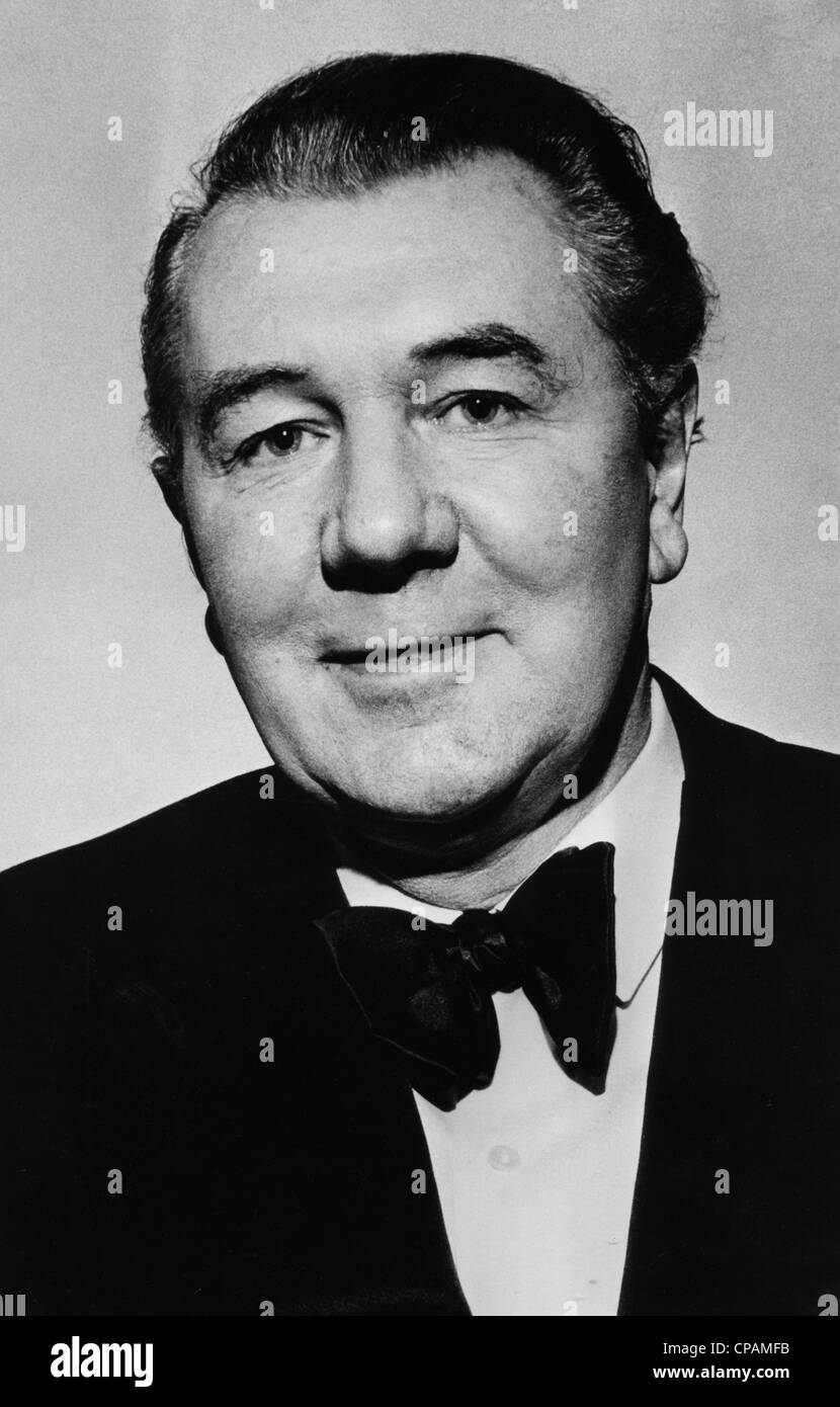 Michael redgrave portrait hi-res stock photography and images - Alamy