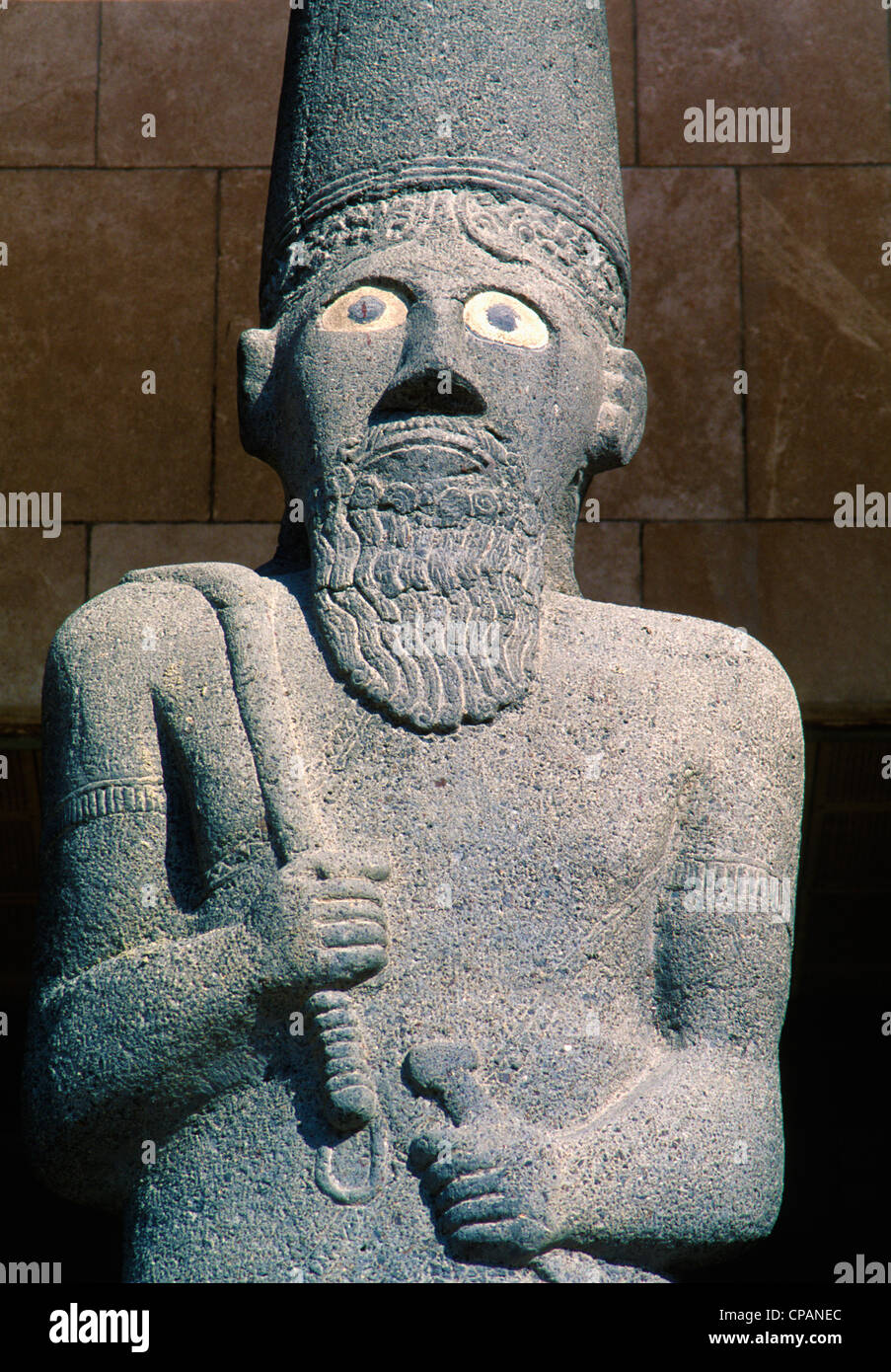 Syria aleppo museum statue hi-res stock photography and images - Alamy