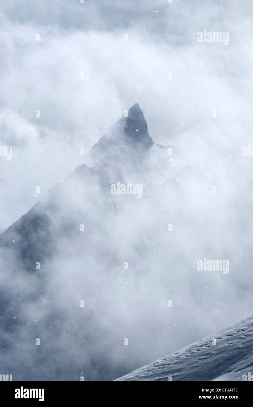 Ridges and clouds hi-res stock photography and images - Alamy