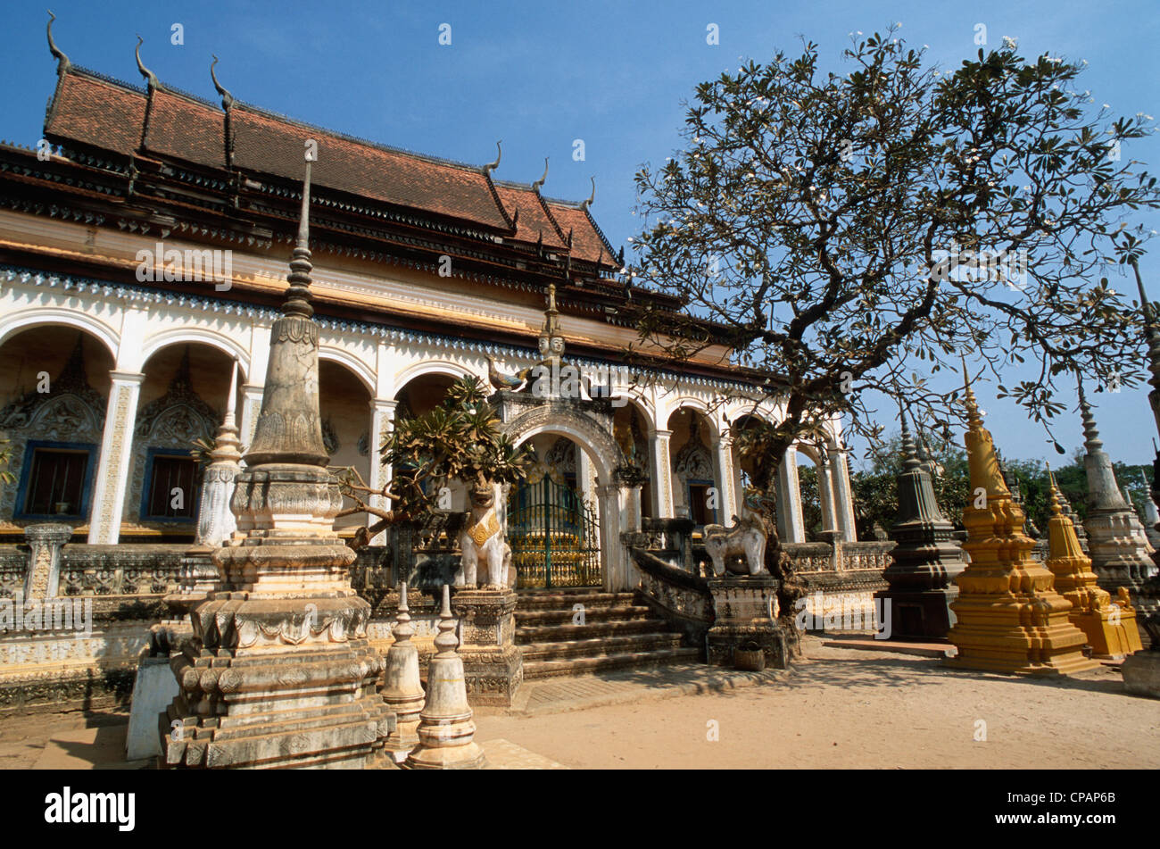 Cambodia, Siem Reap, Wat Bo buddhist temple Stock Photo - Alamy