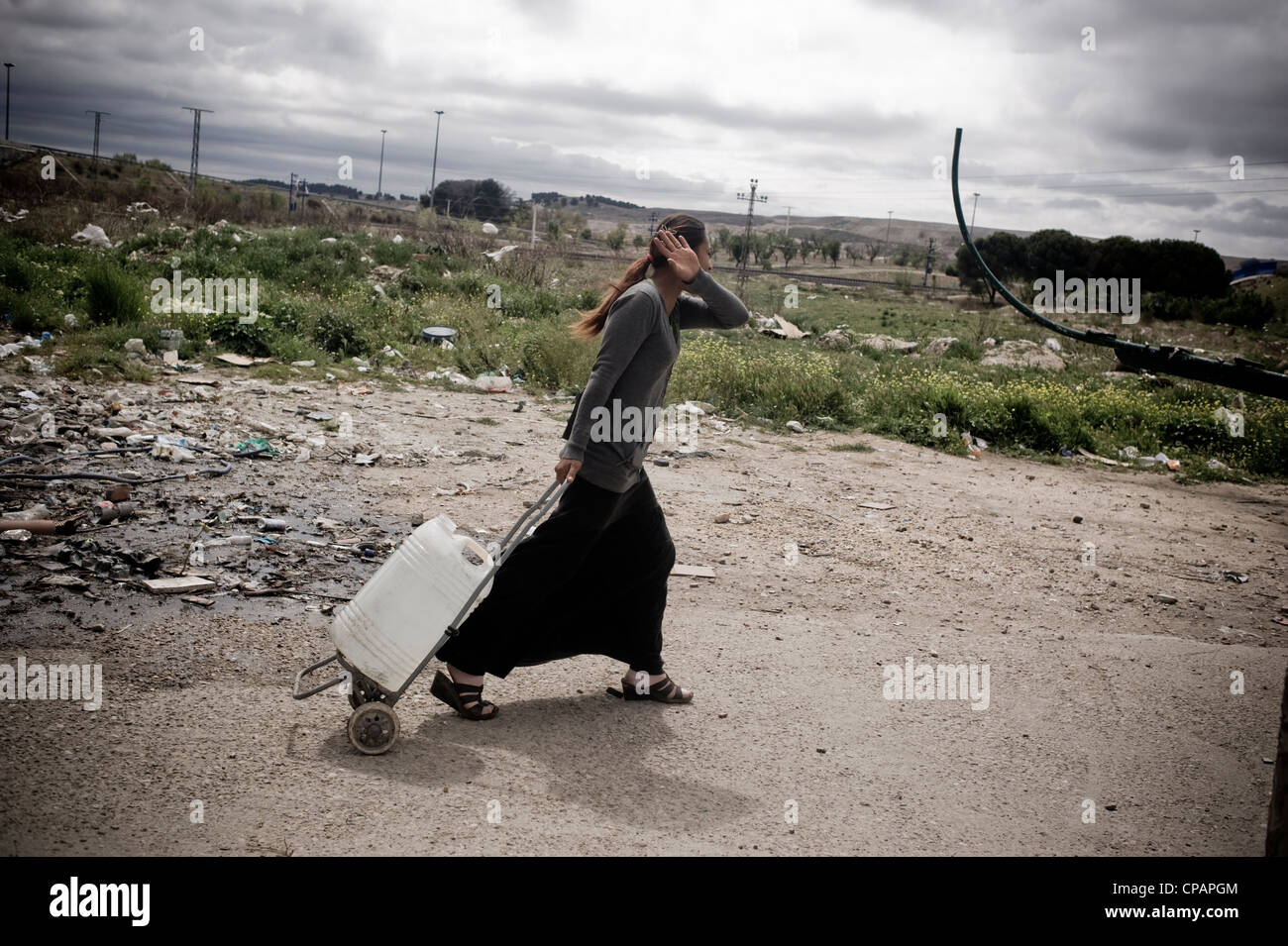 Rumanian gypsy shanty town of El Gallinero near Madrid, Spain. romanian ...