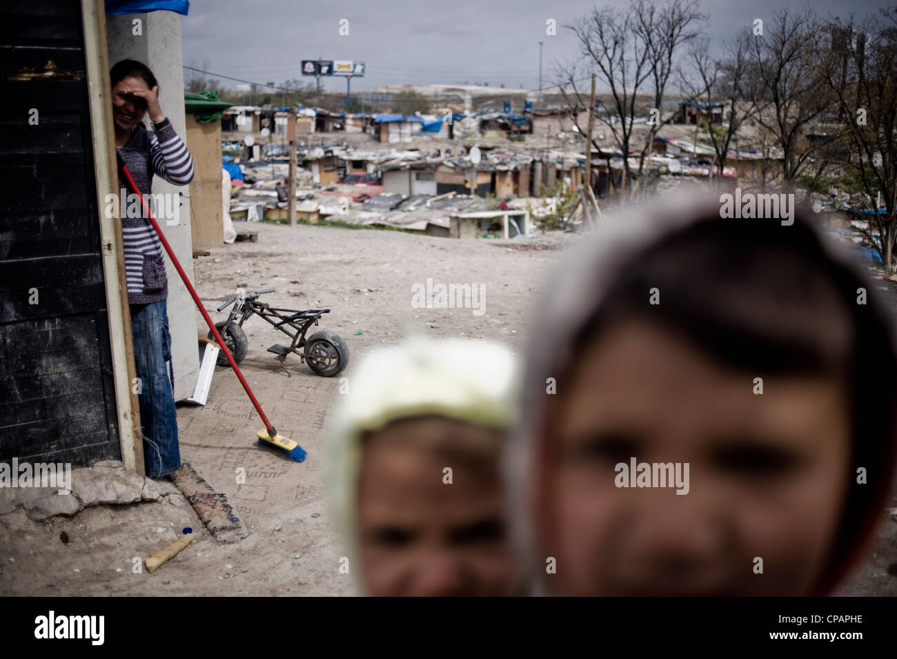 Rumanian gypsy shanty town of El Gallinero near Madrid, Spain. romanian ...