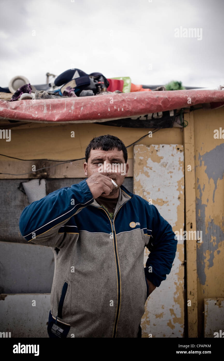 Rumanian gypsy shanty town of El Gallinero near Madrid, Spain. romanian ...