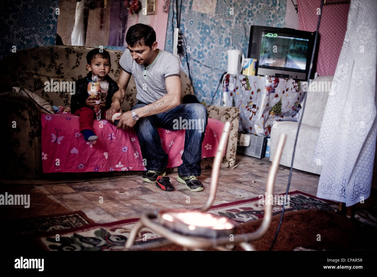 Rumanian gypsy shanty town of El Gallinero near Madrid, Spain. romanian ...