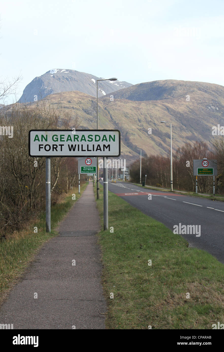 Bilingual Fort William sign Scotland March 2012 Stock Photo - Alamy